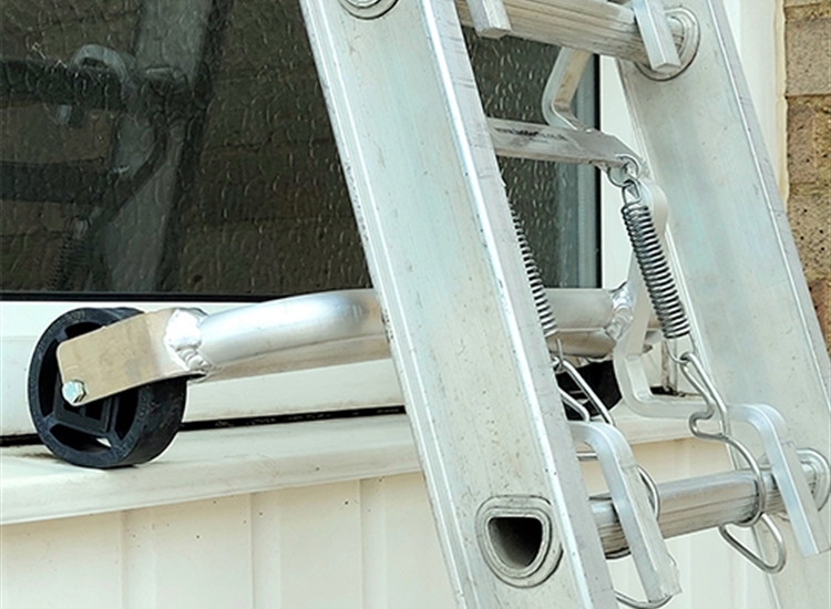 LadderFix New Compact Standoff Device